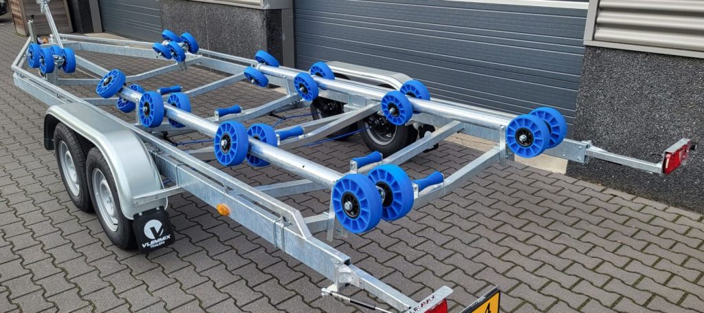 Flex-roll bådtrailer Model Q 3500 kg 2-aksler Vlemmix – MaKs-trailer.dk